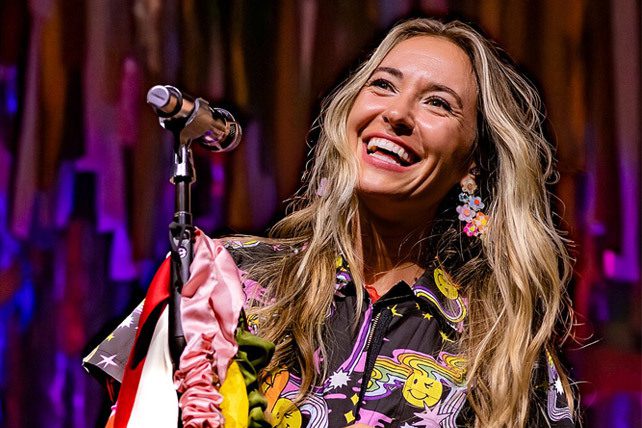 Lauren Daigle Thanks Fans, Team and God After Receiving Billboard’s Top ...
